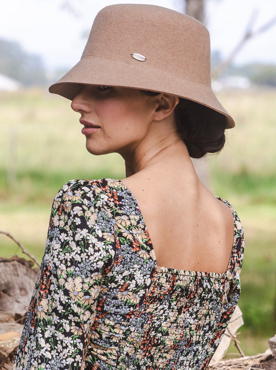Rigon Madonna Bucket Winter Hat - Light Camel | Erilan